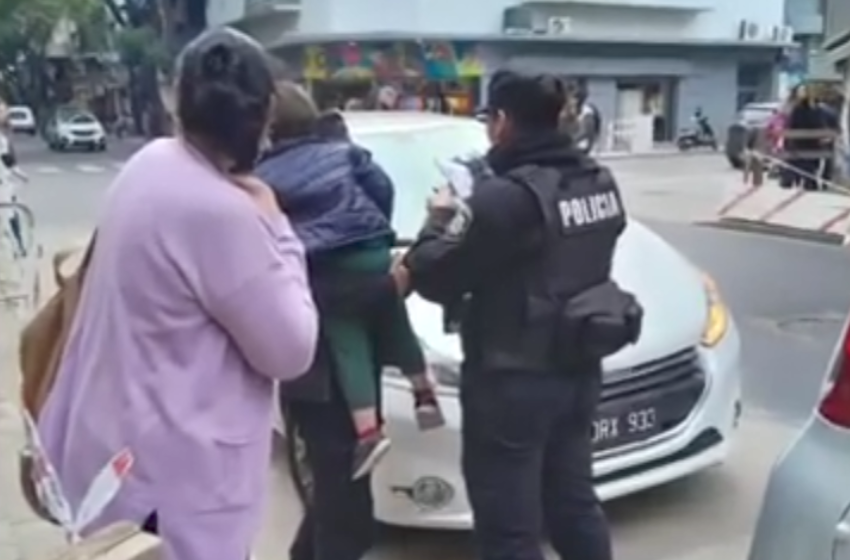 Un Menor Se Quedó Encerrado En Un Auto Y La Policía Tuvo Que Intervenir